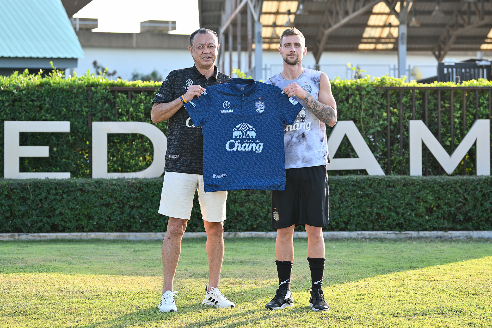 Buriram United › OFFICIAL! ปราสาทสายฟ้า เปิดตัว ฟิลิป โรกิช ตัวละครลับเติมความแน่นแดนกล…